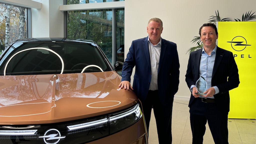 ROCHFORD MOTORS CROWNED OPEL RETAIL SALES DEALER OF THE YEAR 2024