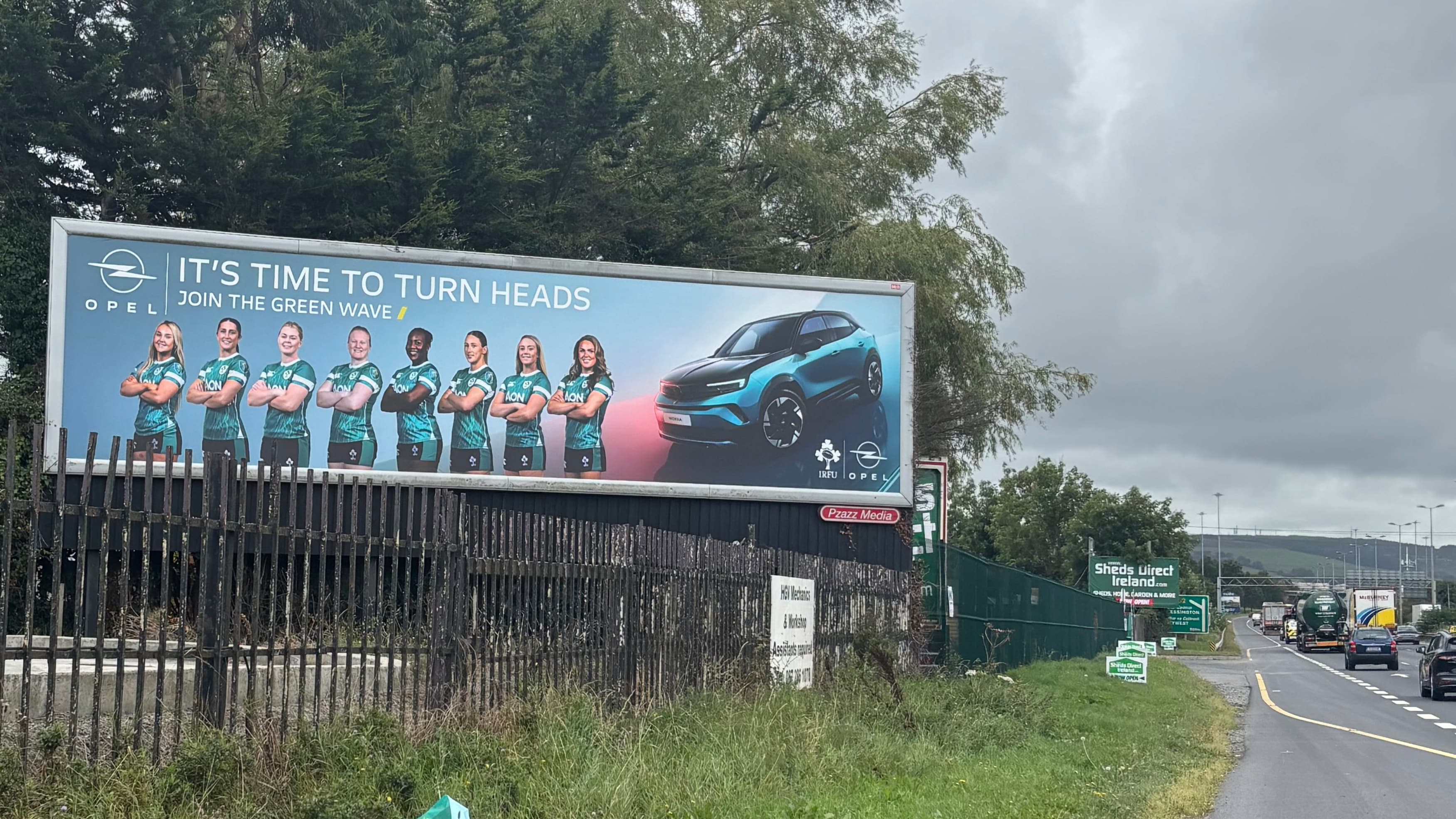 OPEL DRIVES SUPPORT FOR IRISH RUGBY’S GREEN WAVE MOVEMENT