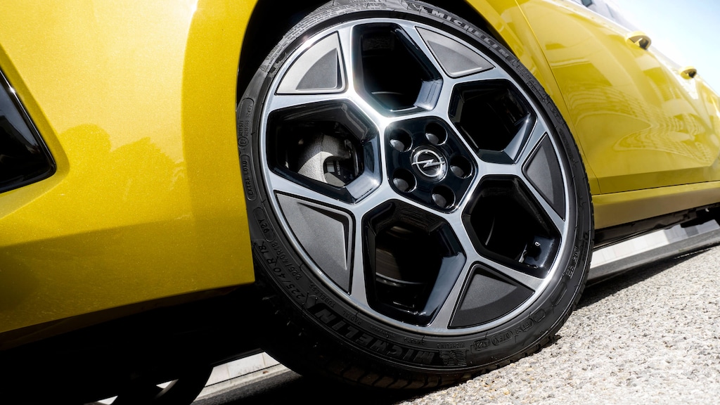 Opel Astra | Plug-in Hybrid Built in Germany | Opel Ireland